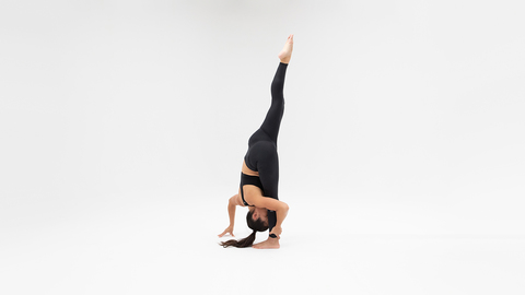Standing Splits Pose | ALO Wellness Club
